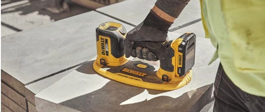 拿捏！得伟（DeWalt）电动吸盘DCE592轻松搞定重载搬运_大数跨境｜跨境从业者专属的媒体平台