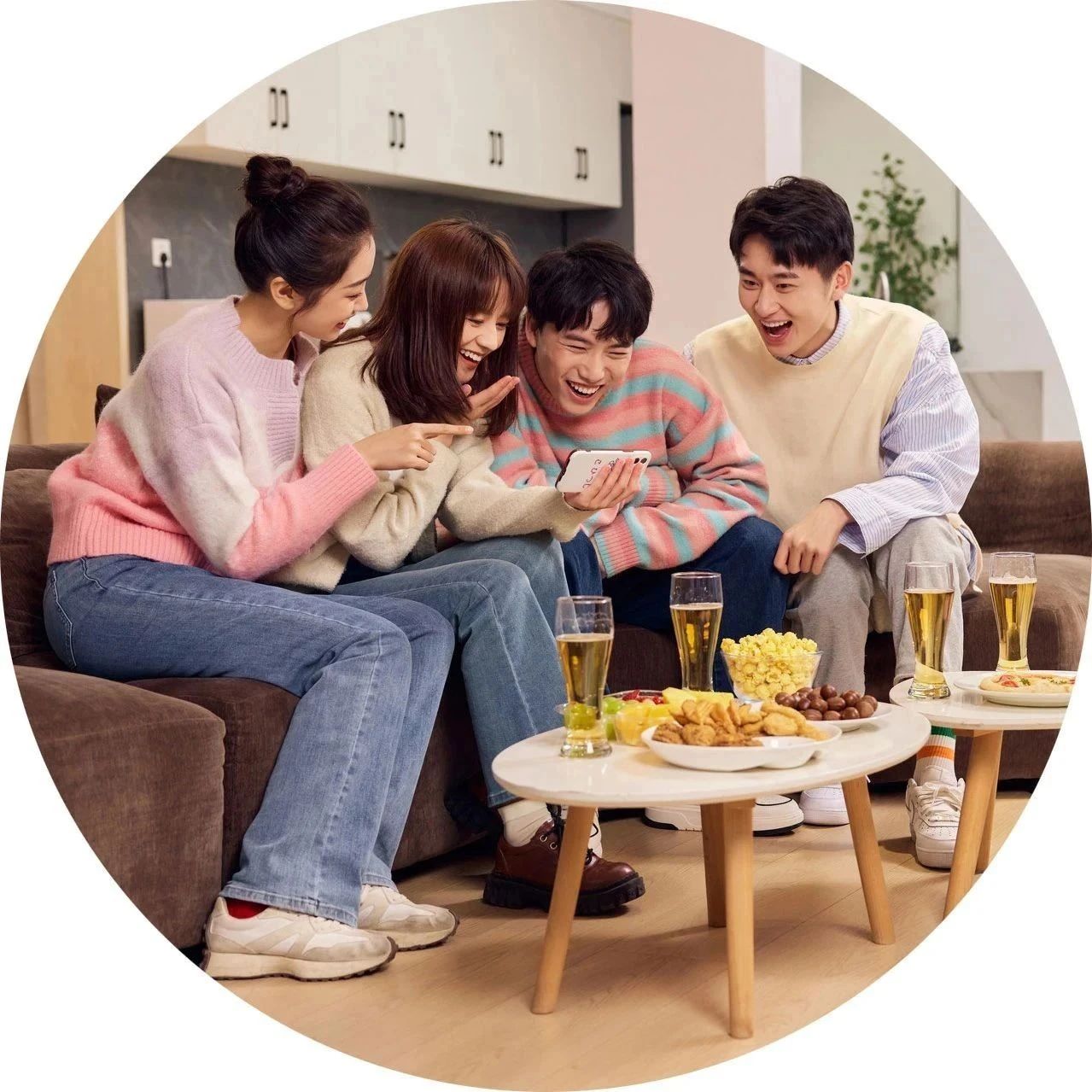 QuestMobile报告：小镇中青年线上月活规模达3.07亿，72%倾向高频品牌消费- 大数跨境