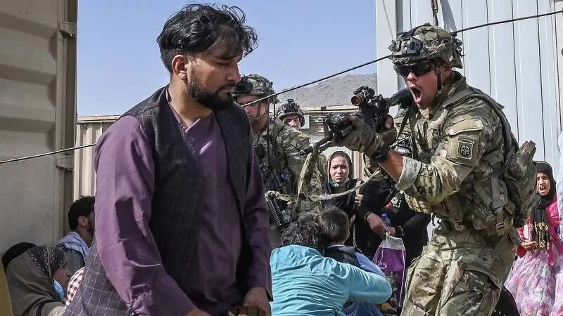 荷兰铁路NS艰难.史基浦机场远未到旧水平；新增2275例；塔利班占领总统府..- 大数跨境